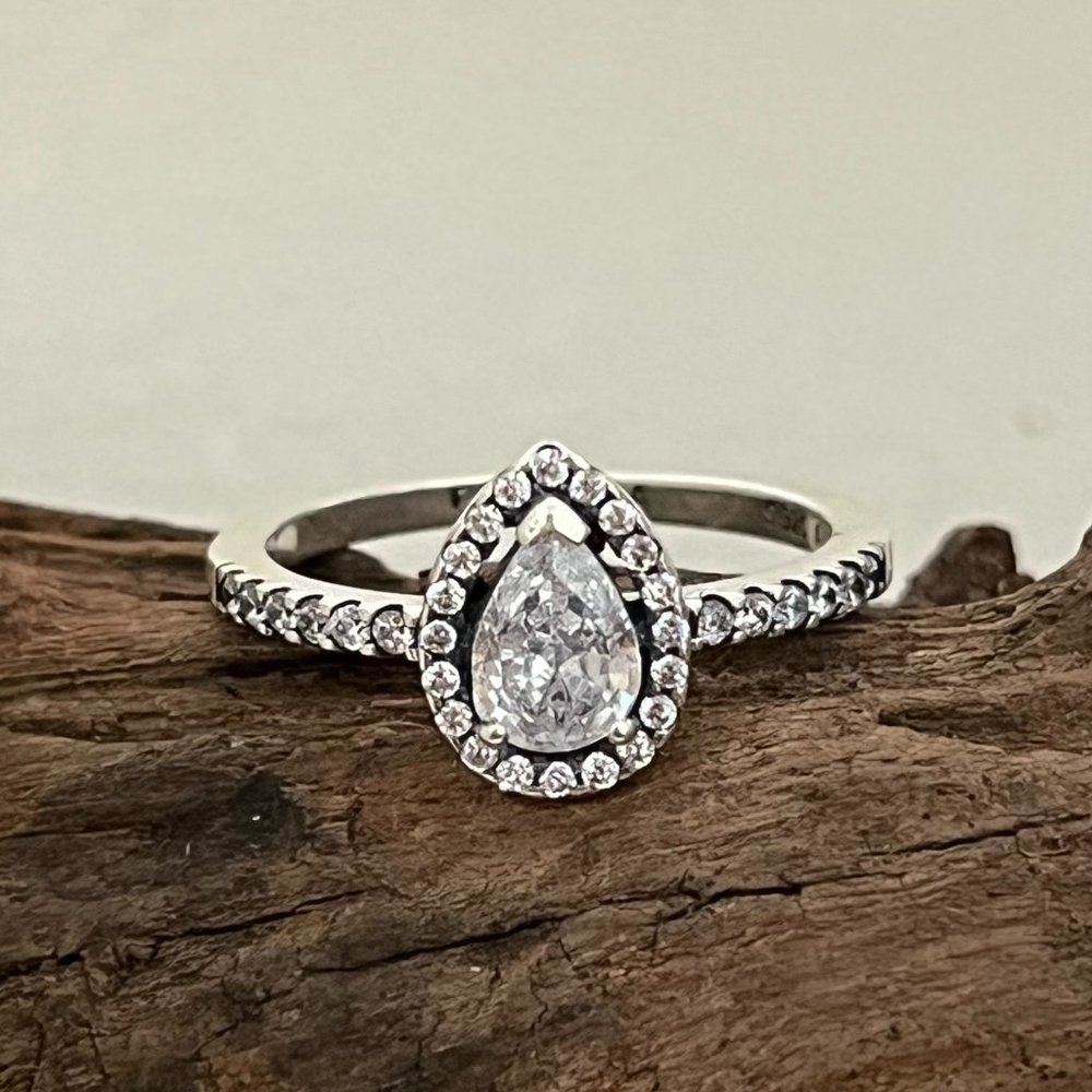 Pandora Sparkling Pear Halo Ring - Gem